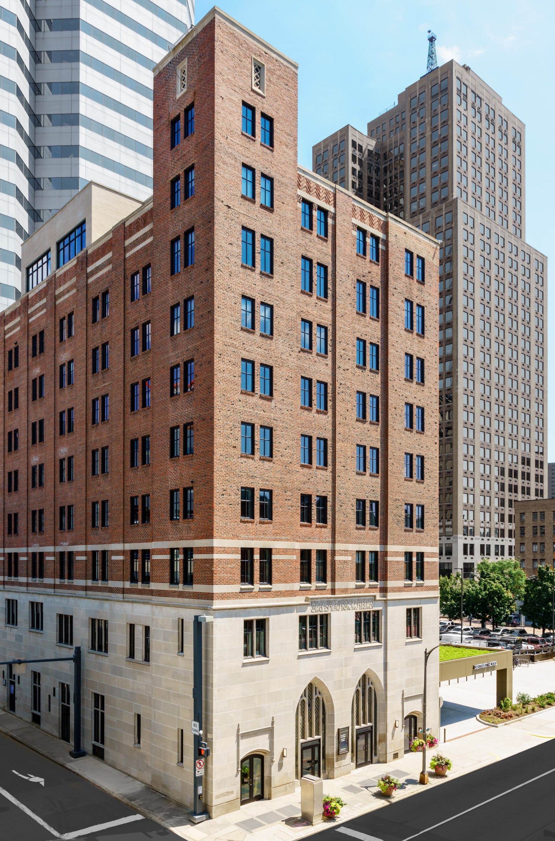 PITTSBURGH’S DISTRIKT HOTEL HAS THE CITY’S DNA IN ITS ARCHITECTURAL ...